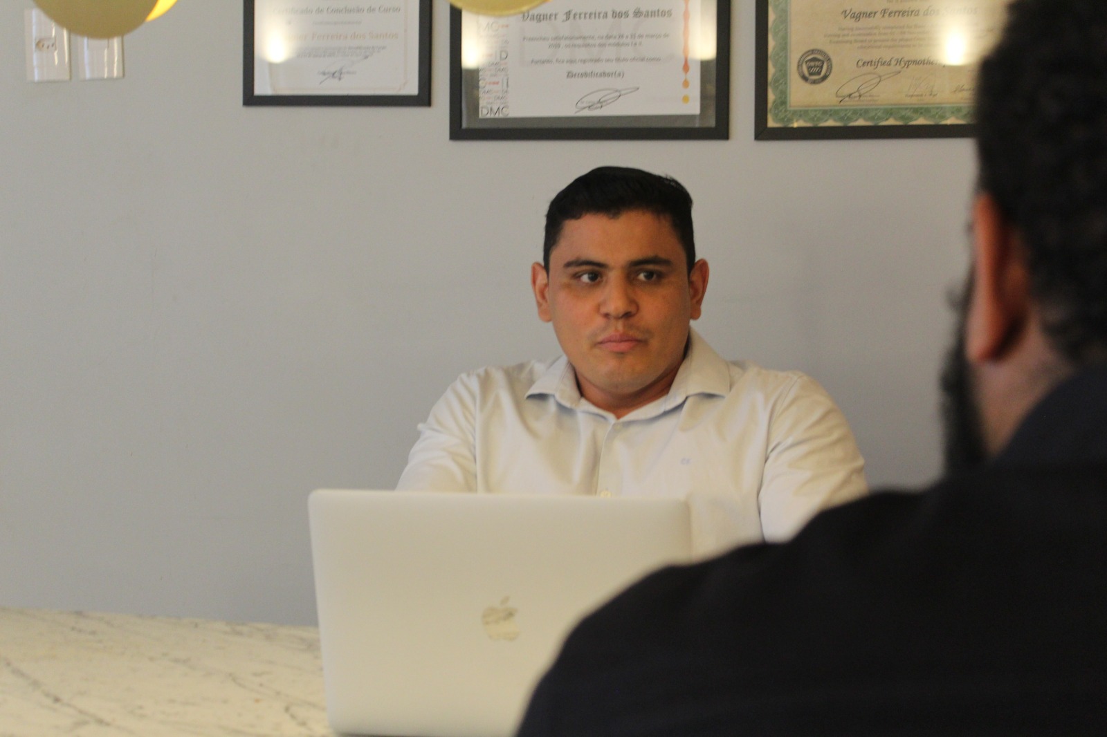 Desvendando a Hipnoterapia: A fórmula de três sessões com Vagner Santos - 180graus - O Maior ...