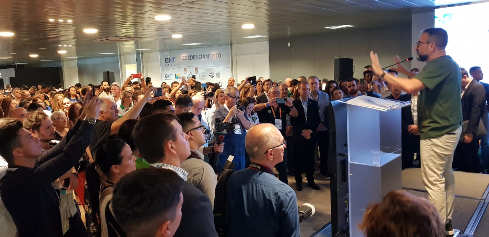 Stand de Teresina recebe profissionais de Turismo na BNT Mercosul - 180graus - O Maior Portal do ...