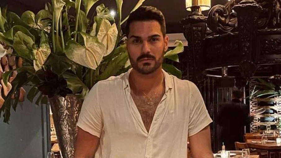 Shayan Haghbin é flagrado em clima de romance com ex-BBB; veja vídeo ...