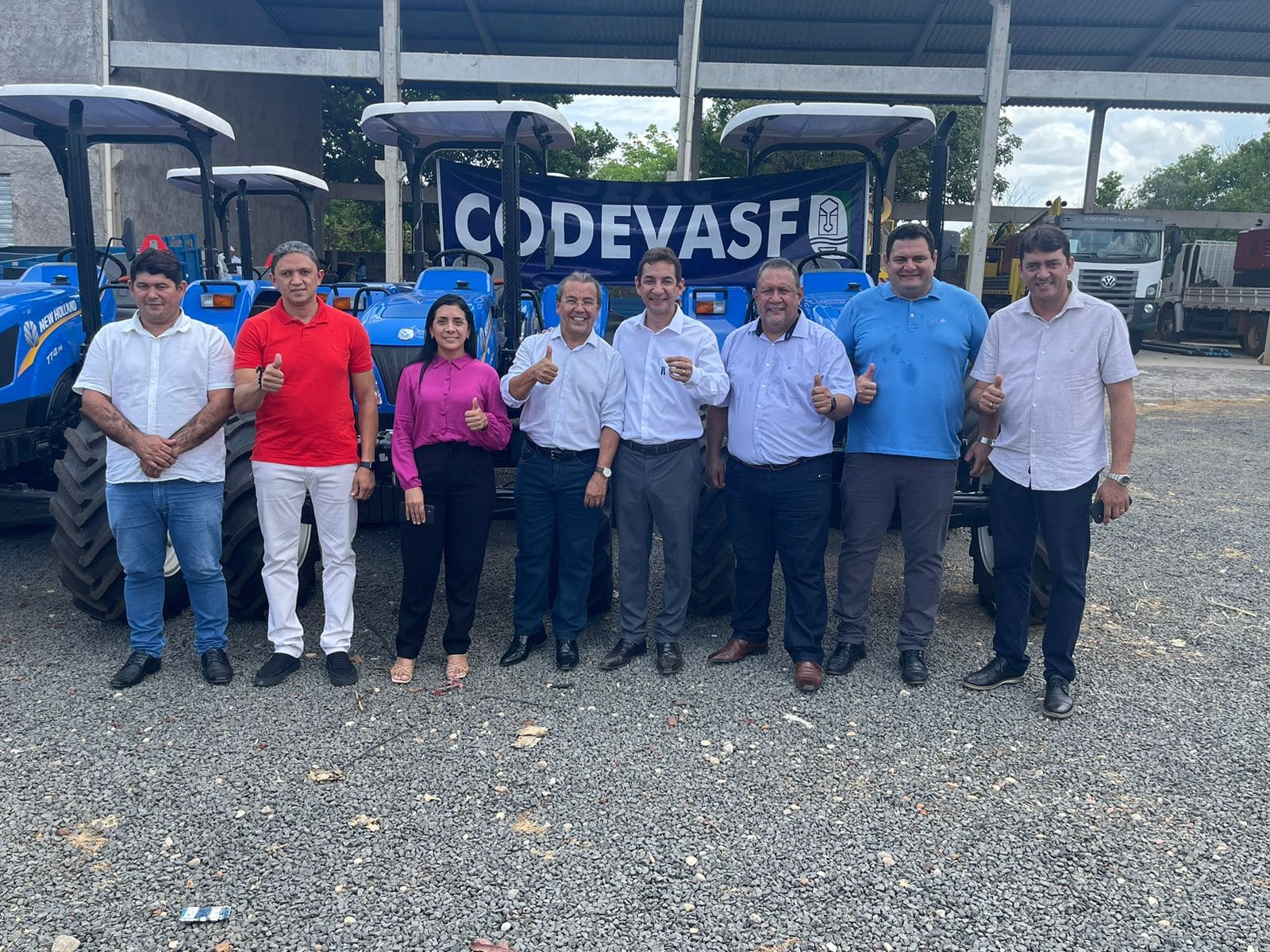 Município de Bertolínia recebe trator e implementos agrícolas em ação ...