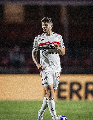 São Paulo renova contrato de Lucas Beraldo após conquista da Copa do ...