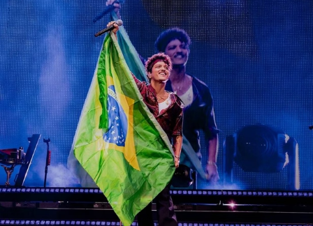 Vídeo: Bruno Mars recebe CPF fictício e se torna Bruno Márcio ...