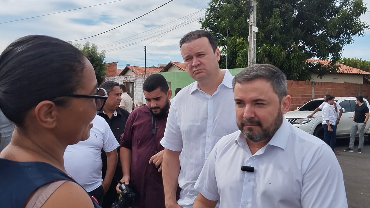 Fábio Novo, Dr. Márcio e Cícero Magalhães vistoriam pavimentação de ...