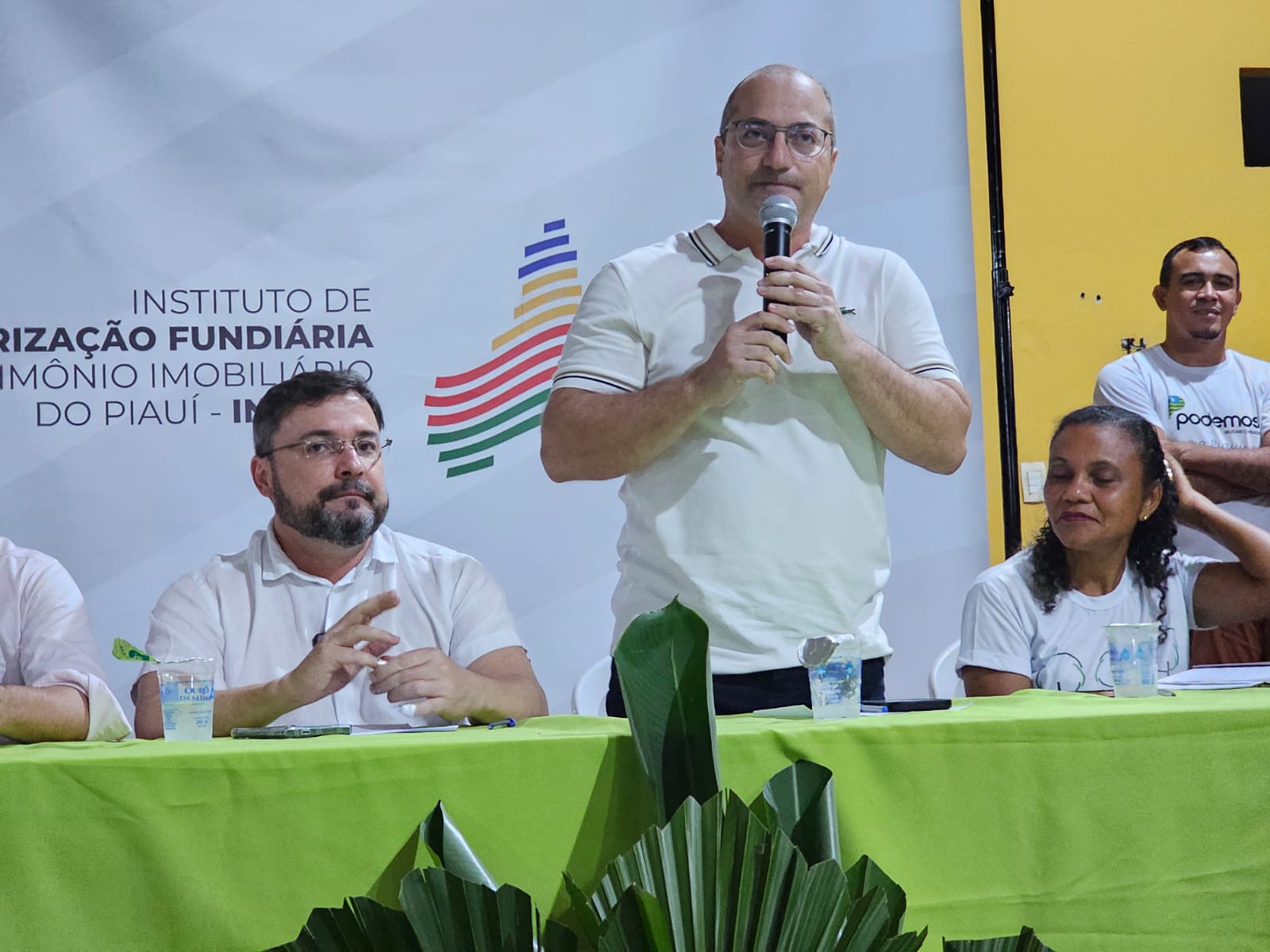 Rodrigo Cavalcante celebra a entrega de 364 títulos de propriedade em ...