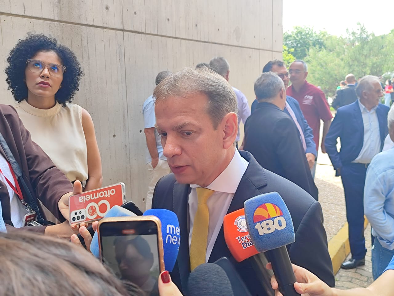 Castro Neto critica embates ideológicos e defende foco no ...