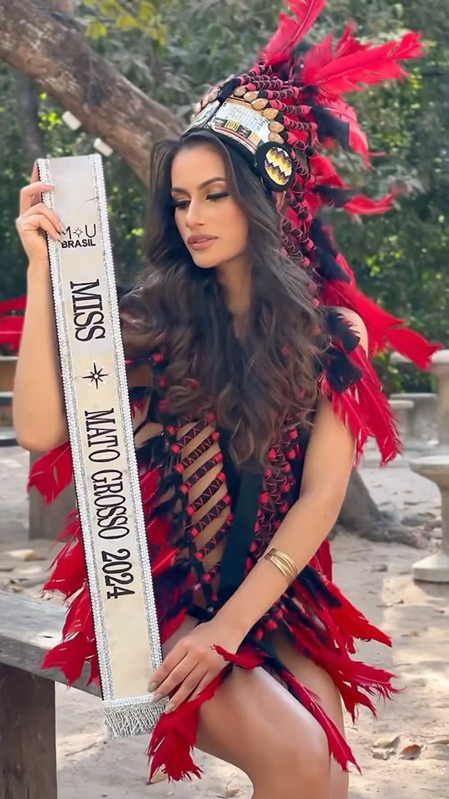 Saiba quem é Calita Franciele: bióloga, Miss e esposa de Amado Batista ...