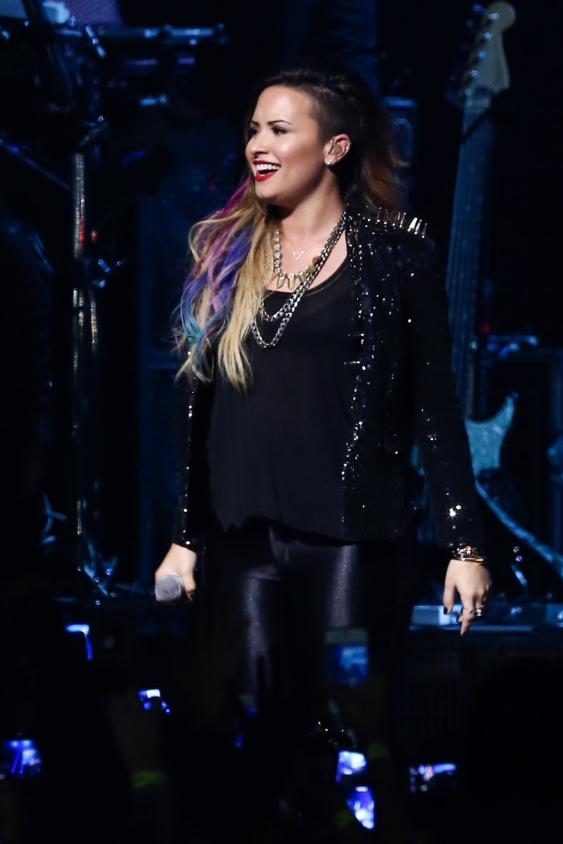 Demi Lovato leva fãs ao delírio com show de nova turnê em São Paulo ...