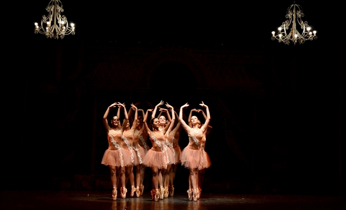 Foto do dia: Jóias do Ballet, um espetáculo com mais de 200 bailarinos ...