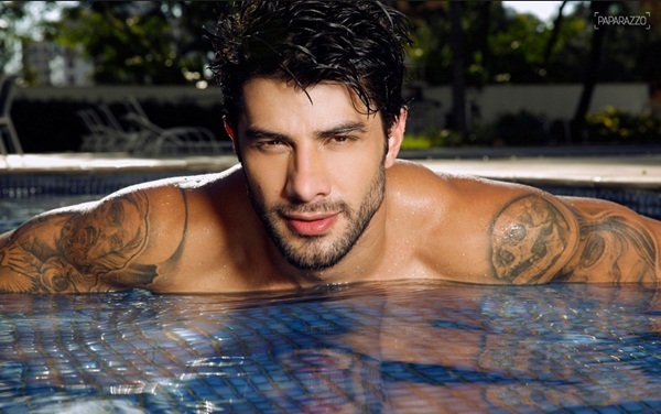 Renan, ex-BBB, posa sensual para o Paparazzo e faz declarações 'quentes ...