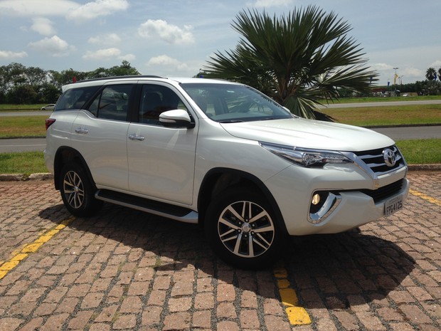 Toyota SW4 2016 lança nova geração no Brasil; veja primeiras impressões ...