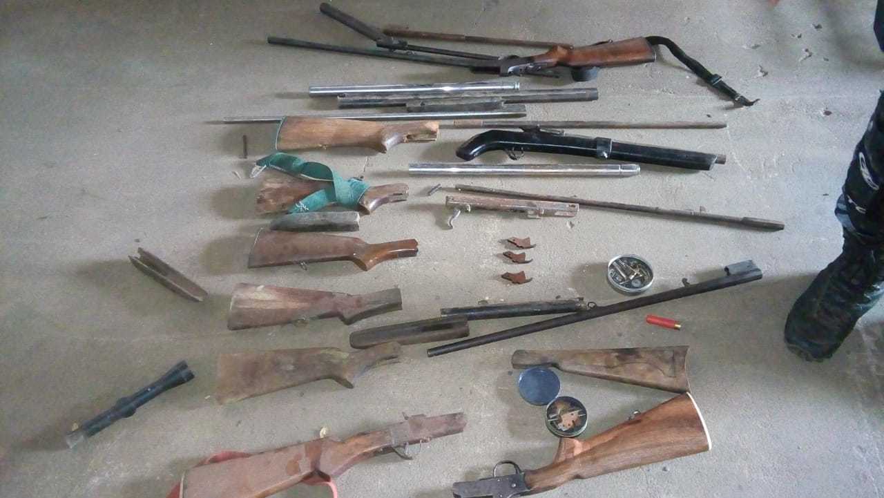 Polícia acha várias armas caseiras durante ação em cidade do PI ...