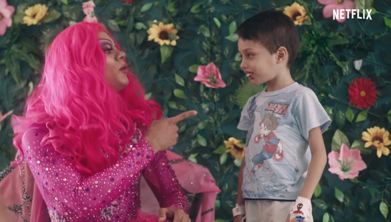 Netflix mostra a história da drag queen que alegra crianças com câncer ...