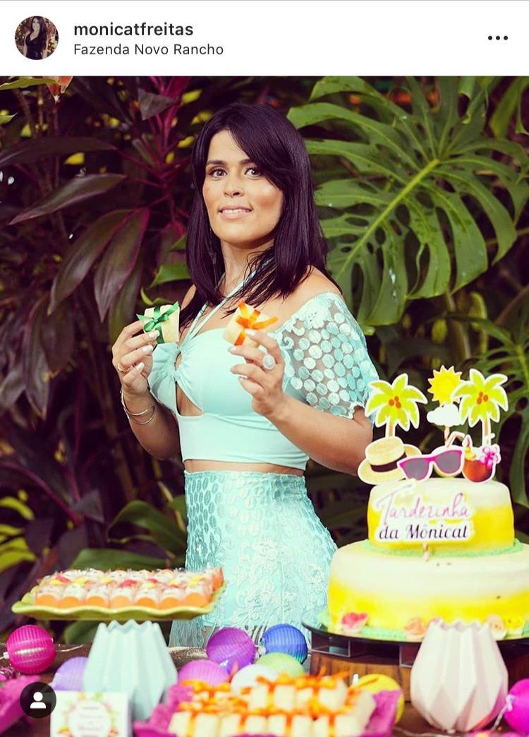 Mônica Freitas comemora com familiares e amigos aniversário temático ...