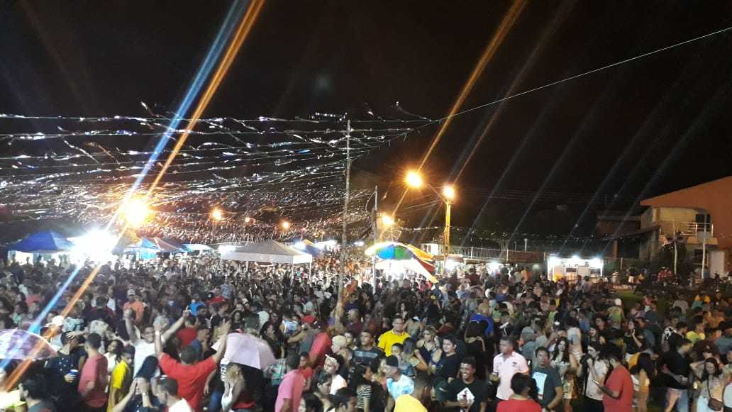 Espaço Cultural Beira Rio em Barras atrai foliões em noite de Carnaval ...
