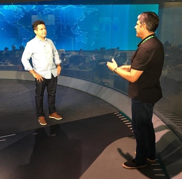 No estúdio do Jornal Nacional, Marcelo Magno recebe dicas de William ...