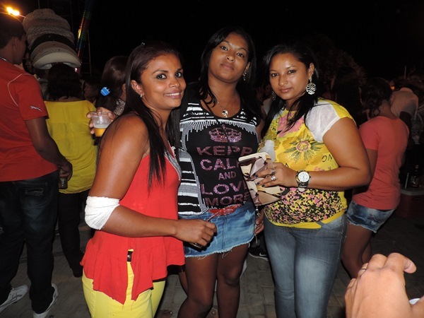 Festa com Moleque Doido lota praça de eventos em Eliseu Martins, fotos ...