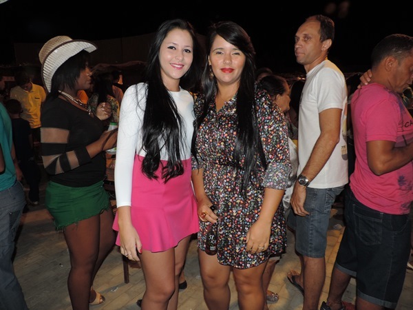 Festa com Moleque Doido lota praça de eventos em Eliseu Martins, fotos ...