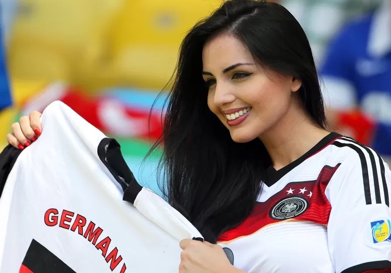 Só gatas! Veja fotos das beldades que passaram pelos estádios da Copa ...