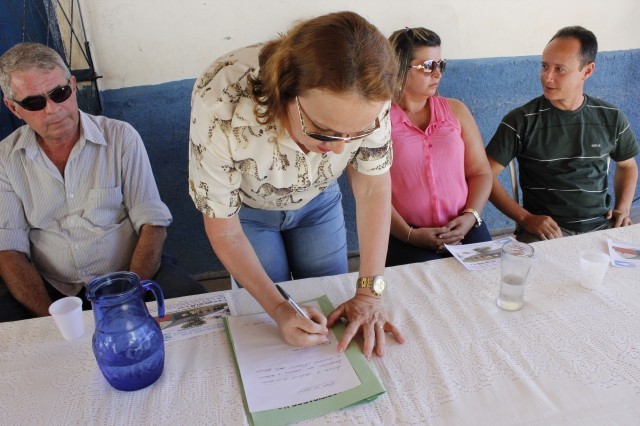 Ordem de serviço é autorizada pela a prefeita Dra. Salete Rego para a ...