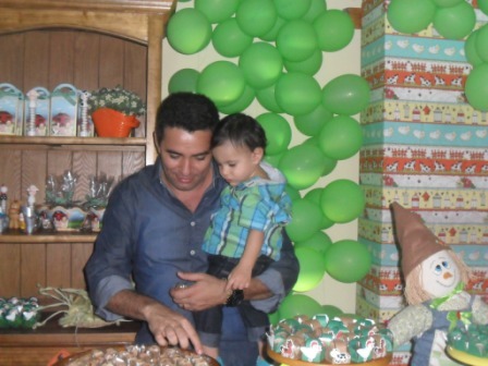 Dilson Lopes e Henryette, comemoram 1º aninho de vida de Henrique Lopes ...