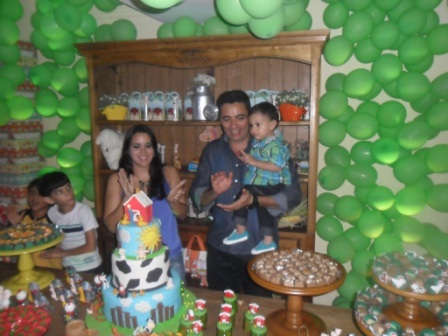 Dilson Lopes e Henryette, comemoram 1º aninho de vida de Henrique Lopes ...