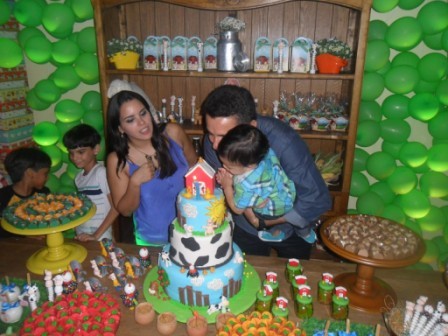 Dilson Lopes e Henryette, comemoram 1º aninho de vida de Henrique Lopes ...