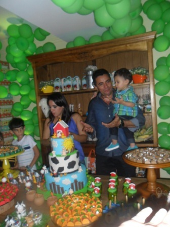 Dilson Lopes e Henryette, comemoram 1º aninho de vida de Henrique Lopes ...