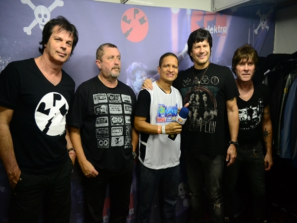 Banda RPM recebe 180graus dentro de seu camarim; confira várias fotos ...