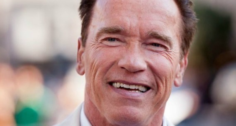 "I'm back", declarou Arnold Schwarzenegger após passar por cirurgia no ...