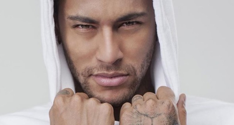 Solteiro, Neymar começa a seguir modelos nas redes sociais