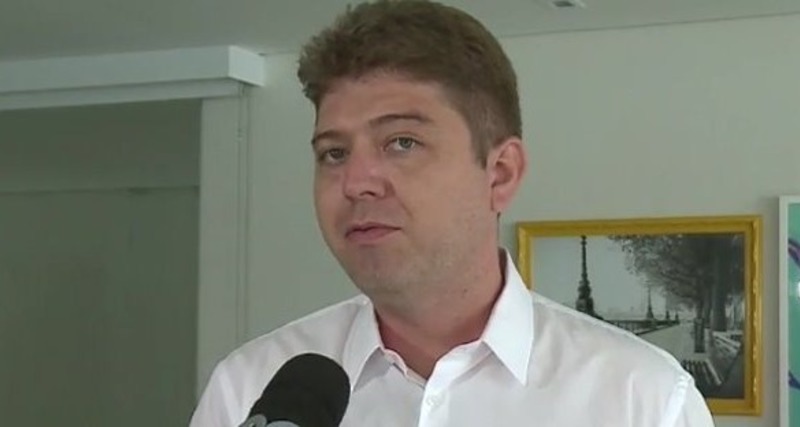 'O incomodado tem que se retirar', afirma Rodrigo Martins sobre ...