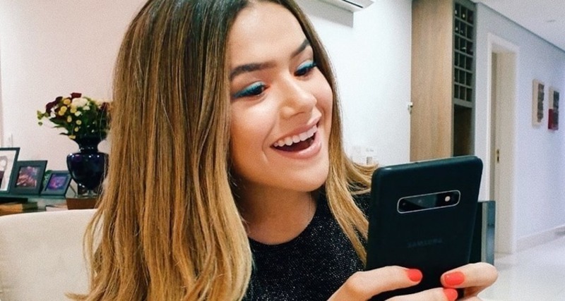 Maisa posta selfie e é comparada com humorista e cantora famosa