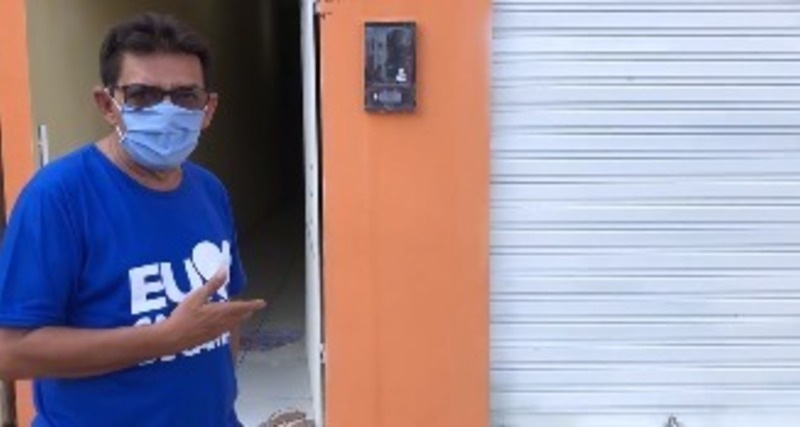 Prefeito Tim Medeiros inaugura banheiro comunitário no município