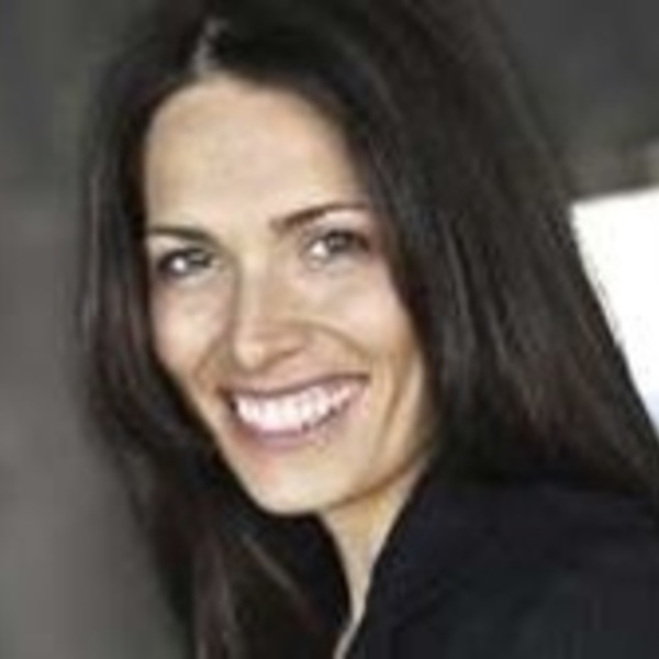 Sarah Goldberg, atriz de 'House', morre aos 40 anos, diz jornal