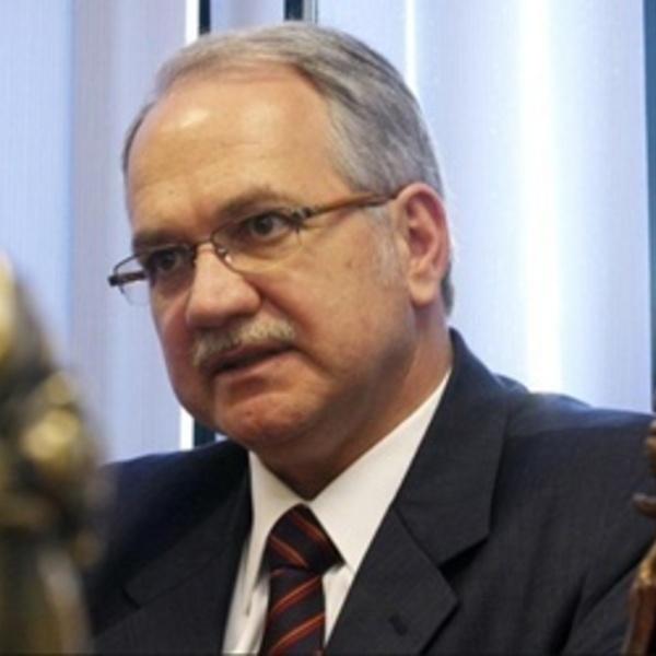 Para ministro, Fachin pode ser alvo de tentativa de desqualificar o governo