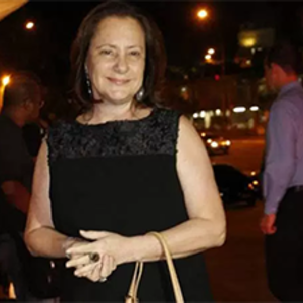 Atriz Elizabeth Savalla é internada, no Rio com dores abdominais