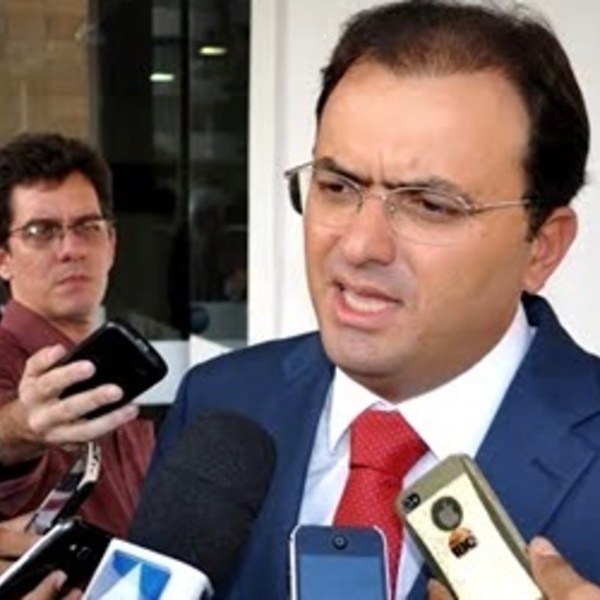 Marcus Vinícius e mais seis devem disputar a vaga de Barbosa no STF