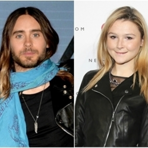 Jared Leto estaria namorando estrela de reality show 19 anos mais nova