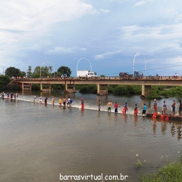 Semana Santa com rios cheios em Barras