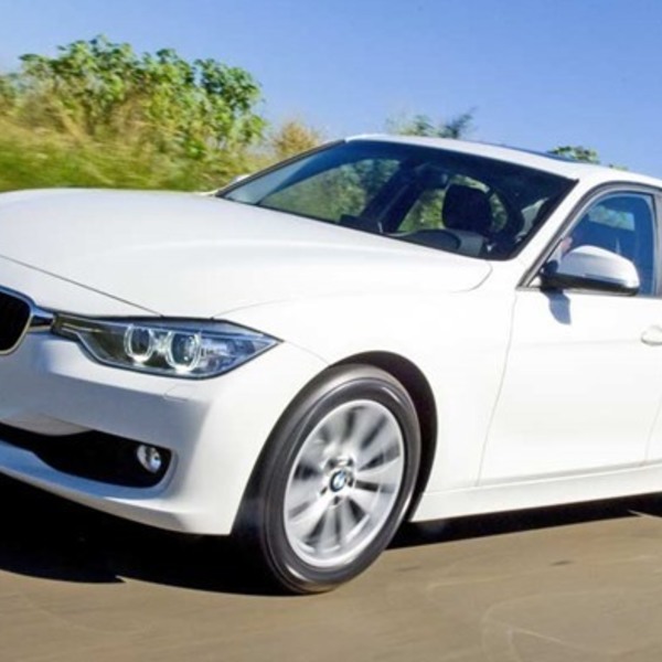 BMW inova ao fabricar o primeiro veículo Turbo Flex.