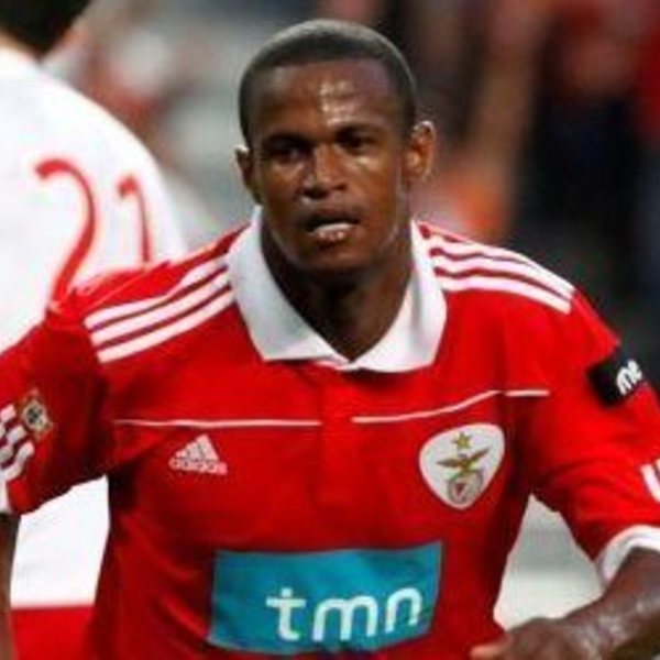 Airton não deverá renovar com Benfica e Botafogo já pensa em contratá-lo