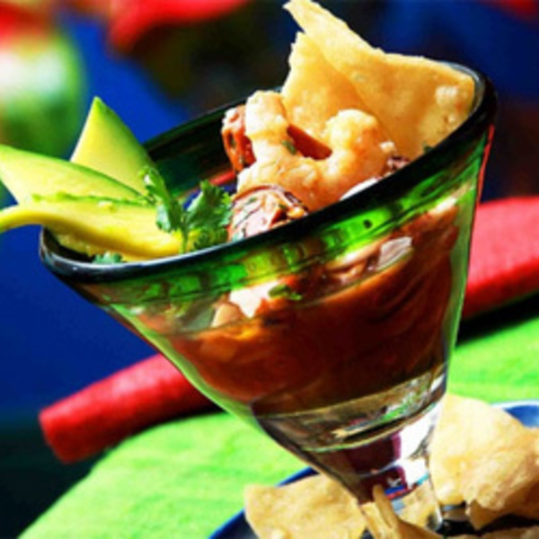 Com açúcar, abacate vai bem em saladas, molhos e sopas. Dicas!