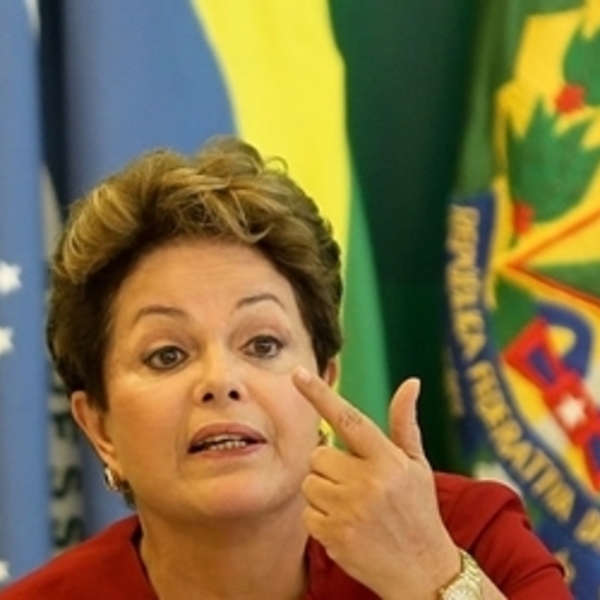 Dilma afirma ter 'orgulho' do PT e diz que votará na eleição do partido