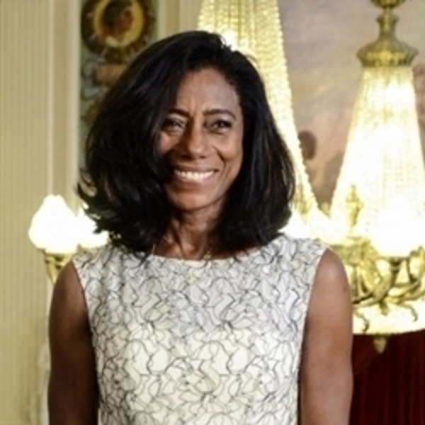 Gloria Maria revela ter 55 anos de idade: 'Nasci em 1959, juro'