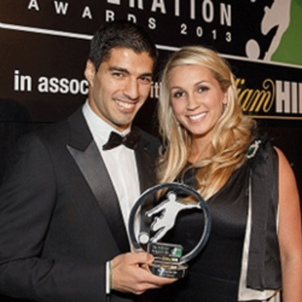 Mulher de Suarez o acompanha desde os tempos que o jogador era gari