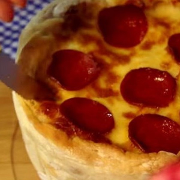 Aprenda a fazer um bolo de pizza incrível que você precisa experimentar