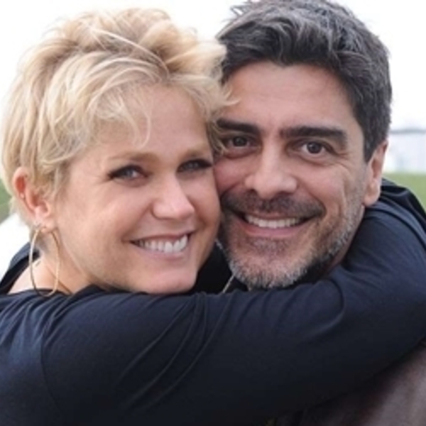 Xuxa comemora namoro com Junno Andrade em rede social: 'Um ano e onze ...