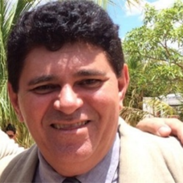 'Vão me confundir com Santoro', diz humorista Batoré sobre novela na Globo