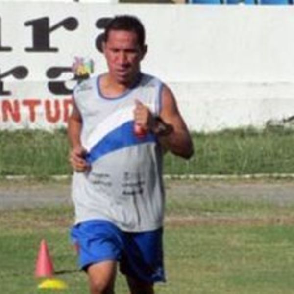 Atacante Clodoaldo ainda deseja atuar por mais três ou quatro anos