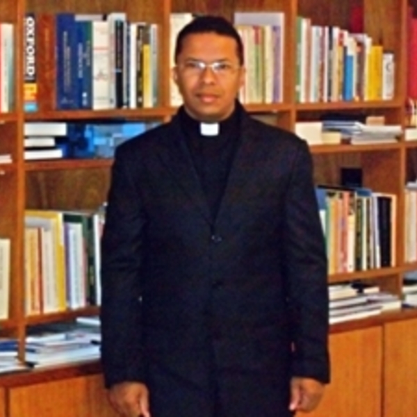 Padre Gil divulga programação religiosa do Festejo de Pimenteiras